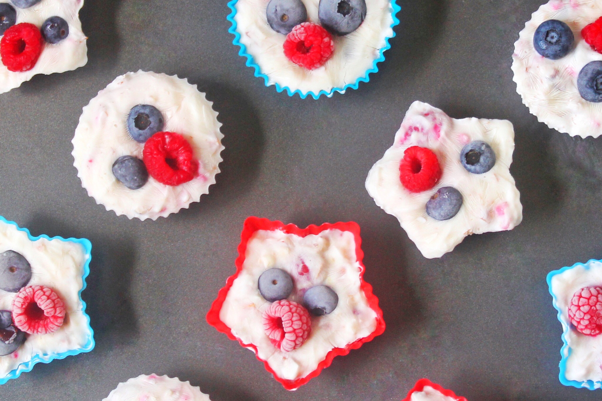 Frozen Yogurt Berry Cups- The Peachee Pear